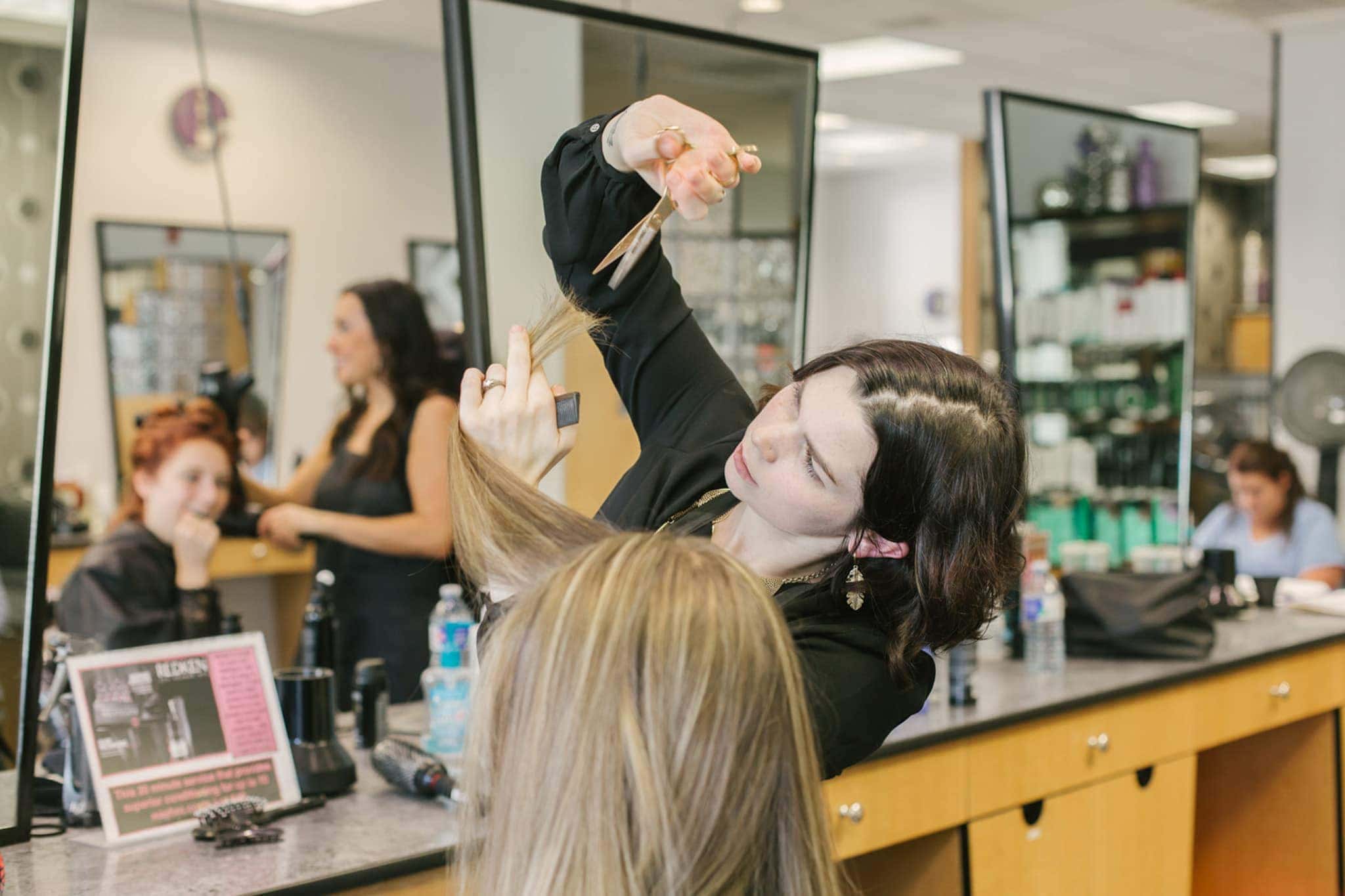 Home | Headliners Salon & Spa